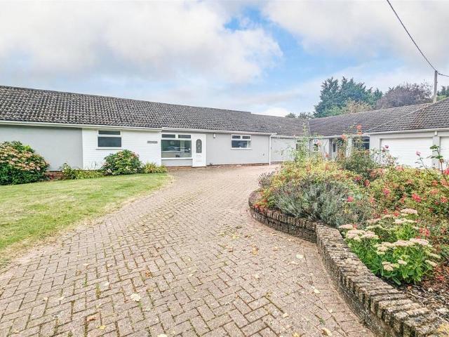 5 bedroom detached bungalow for sale
