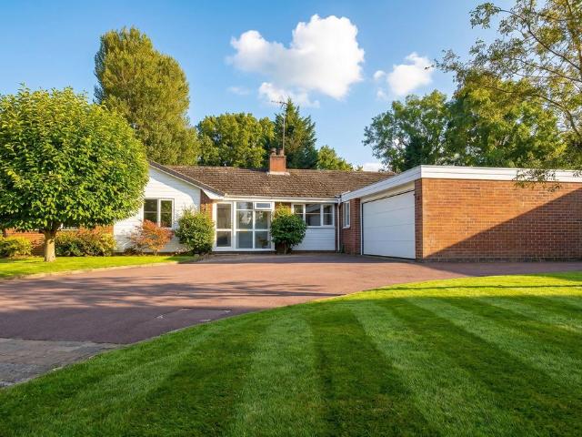 5 bedroom detached bungalow for sale