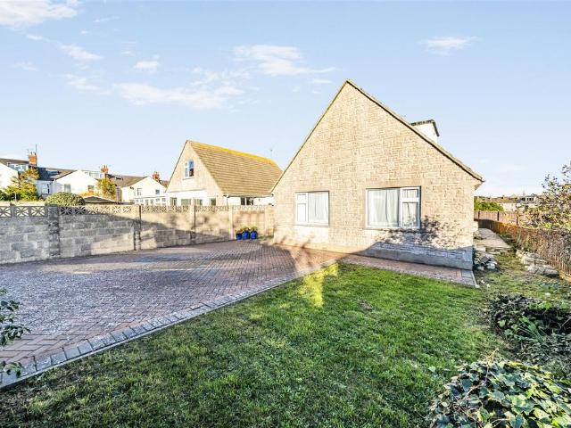 5 bedroom detached bungalow for sale