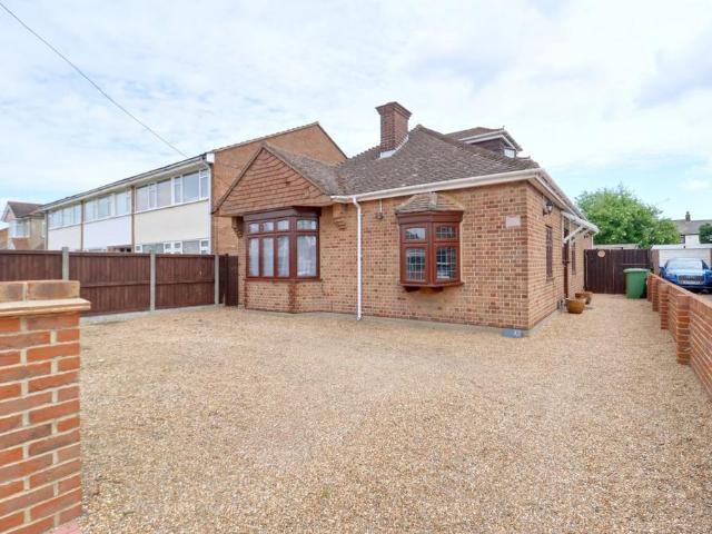 5 bedroom detached bungalow for sale