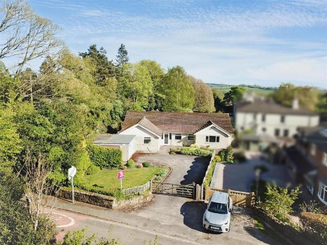 5 bedroom detached bungalow for sale
