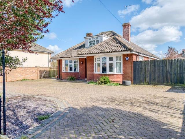 5 bedroom detached bungalow for sale