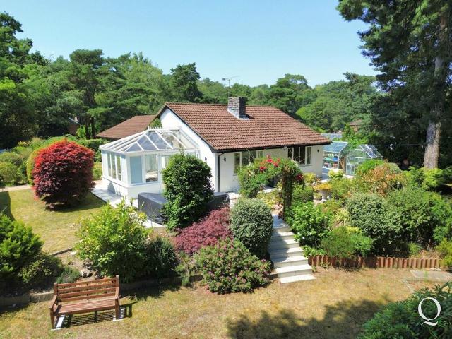4 bedroom detached bungalow for sale
