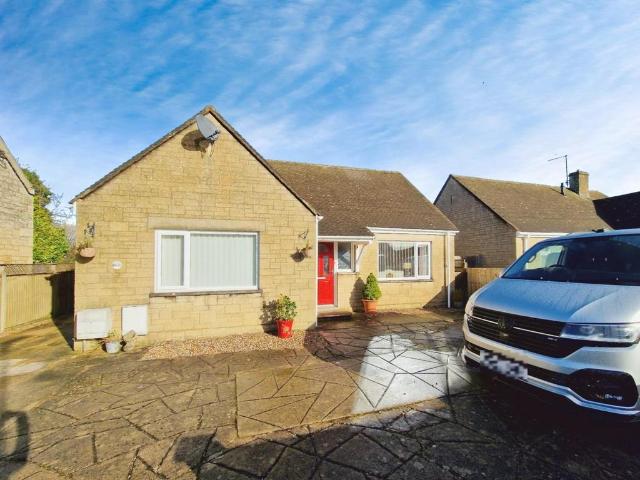 5 bedroom detached bungalow for sale