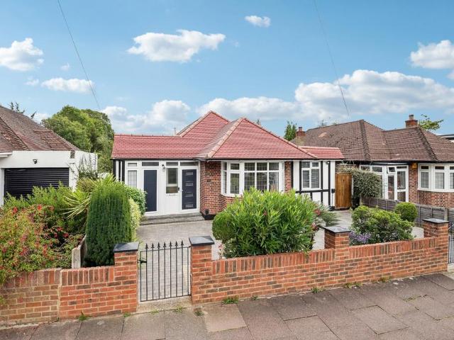 5 bedroom detached bungalow for sale