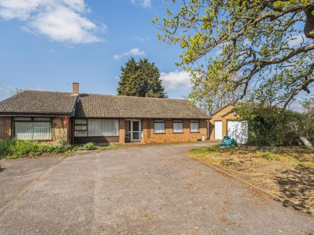 5 bedroom detached bungalow for sale