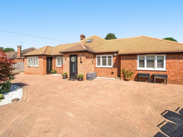 5 bedroom detached bungalow for sale