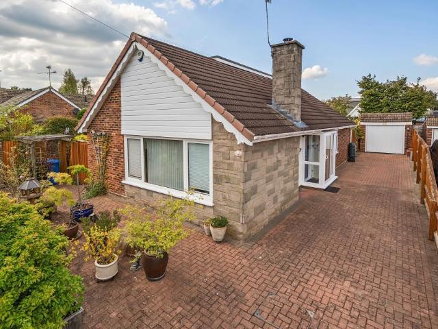 5 bedroom detached bungalow for sale