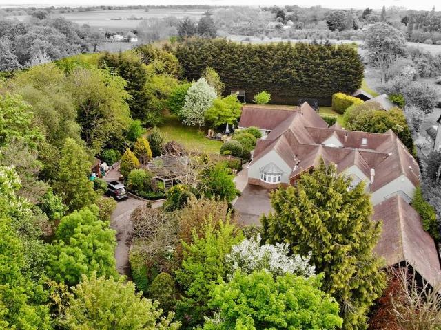 5 bedroom detached bungalow for sale