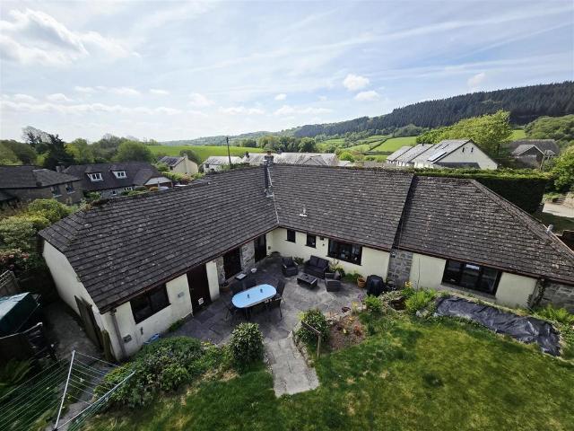 5 bedroom detached bungalow for sale