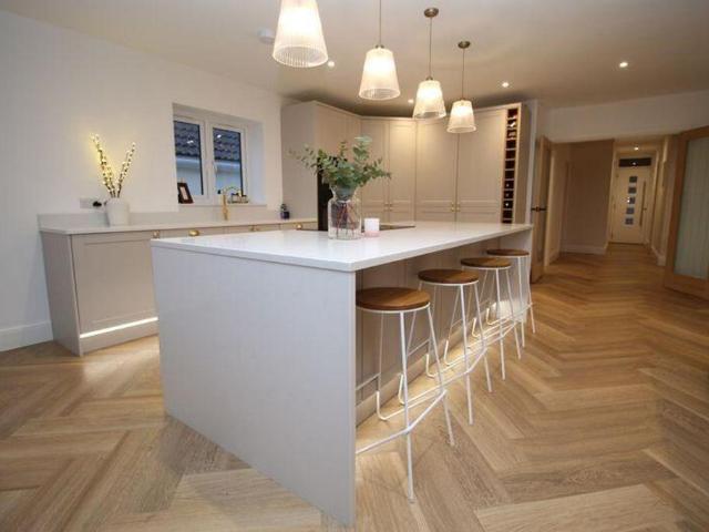 5 bedroom detached bungalow for sale