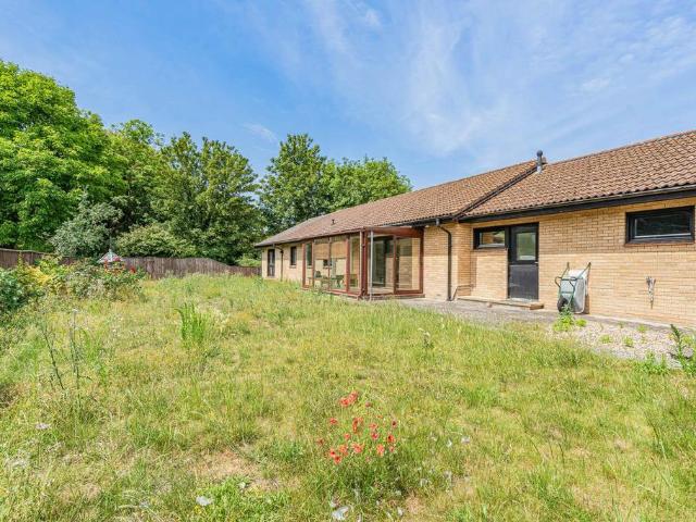 5 bedroom detached bungalow for sale