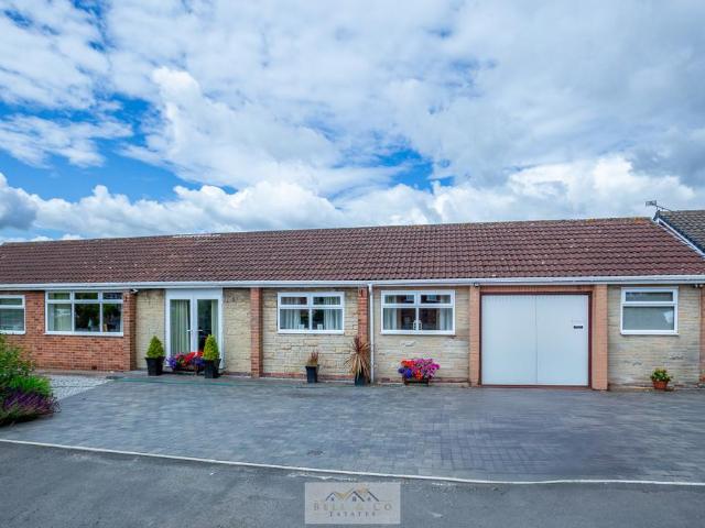 4 bedroom detached bungalow for sale