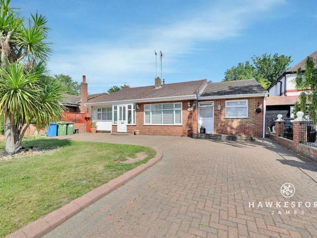 5 bedroom detached bungalow for sale