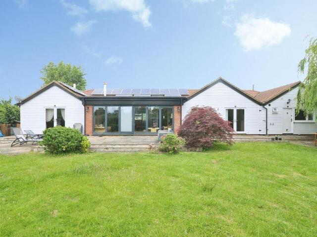 5 bedroom detached bungalow for sale