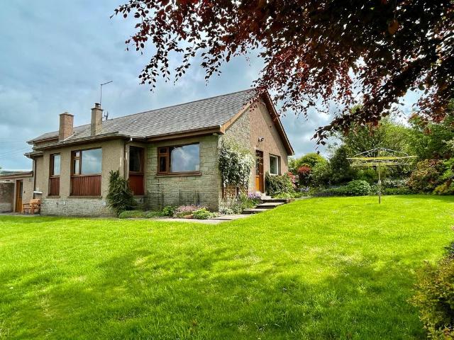5 bedroom detached bungalow for sale