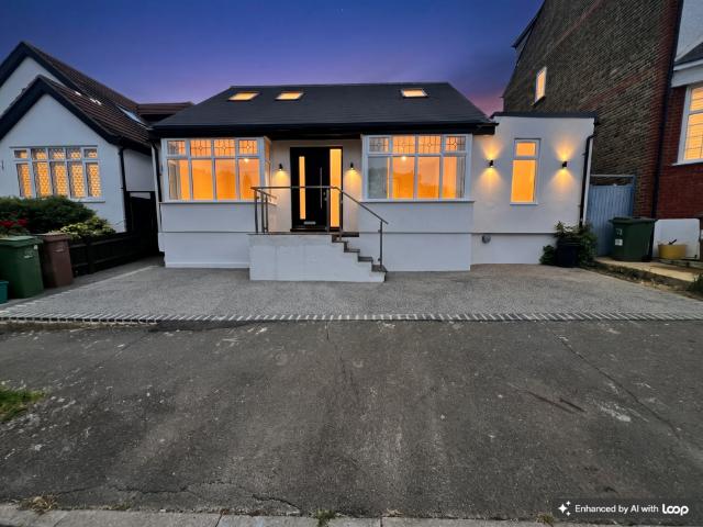 5 bedroom detached bungalow for sale