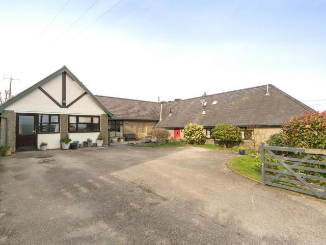 5 bedroom detached bungalow for sale