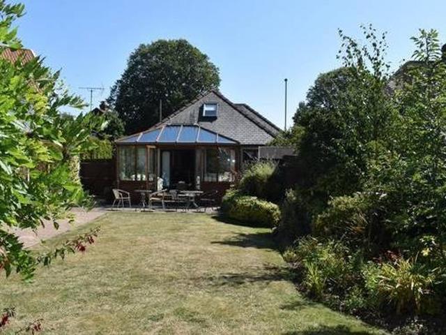 5 bedroom detached bungalow for sale in Middleton Road Gorleston NR31