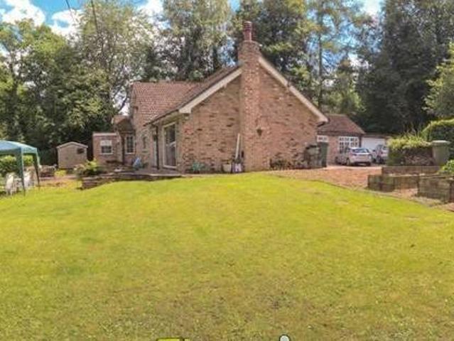 5 bedroom detached bungalow for sale in MILL HILL HOLLOW Poynton SK12