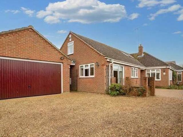 5 bedroom detached bungalow for sale in North Walsham NR28