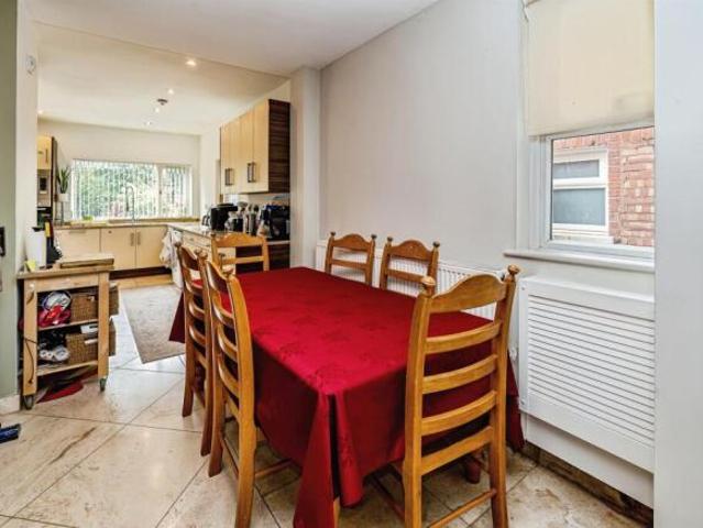 5 bedroom detached bungalow for sale in Sussex Place, SLOUGH, SL1