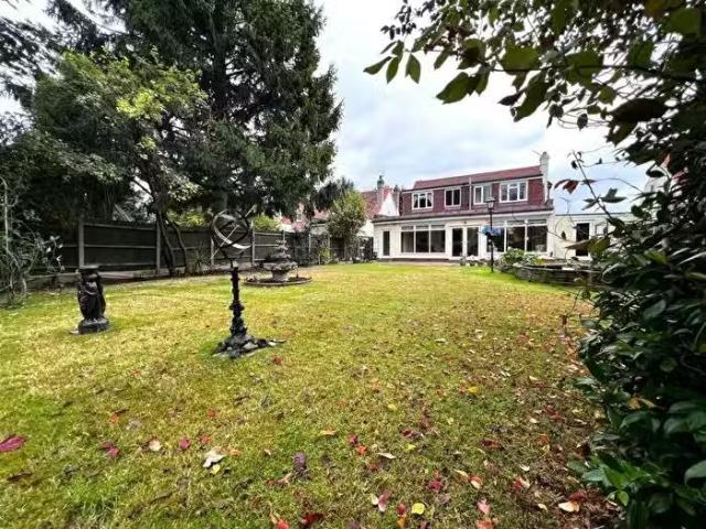 5 Bedroom Detached Bungalow For Sale In Parkway, Seven Kings.