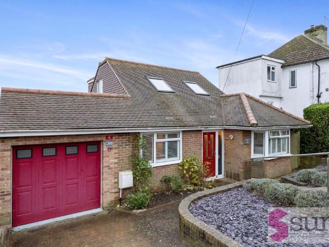 5 bedroom detached bungalow to rent