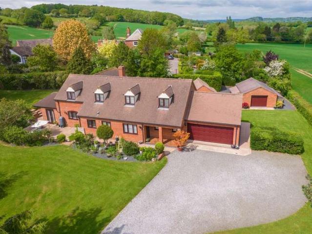 5 Bedroom Detached House