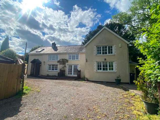 5 Bedroom Detached House