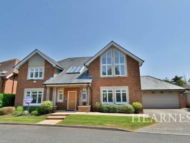 5 Bedroom Detached House
