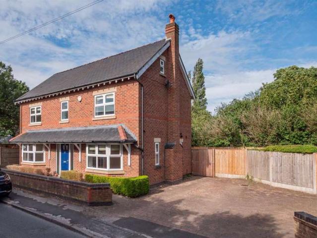 5 Bedroom Detached House