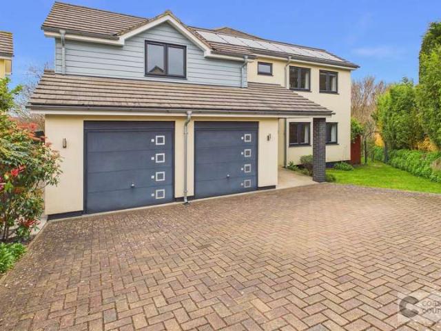 5 Bedroom Detached House