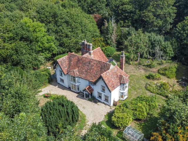 5 Bedroom Detached House