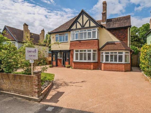 5 Bedroom Detached House