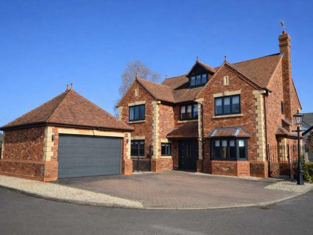 5 Bedroom Detached House