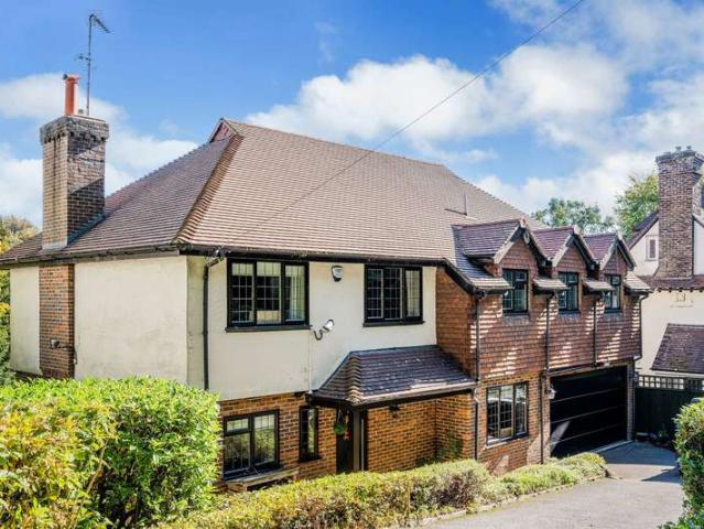 5 Bedroom Detached House