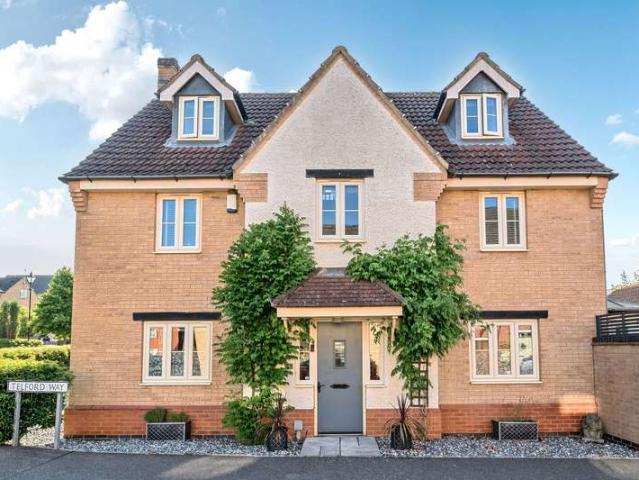 5 Bedroom Detached House