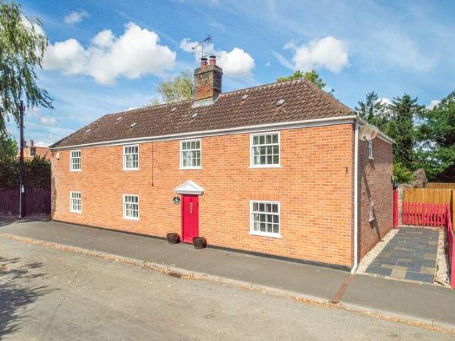 5 Bedroom Detached House