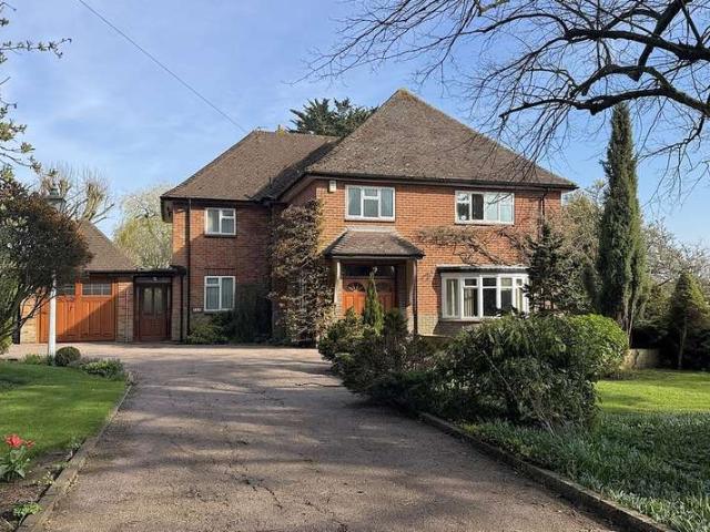 5 Bedroom Detached House