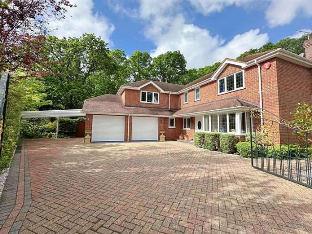 5 Bedroom Detached House
