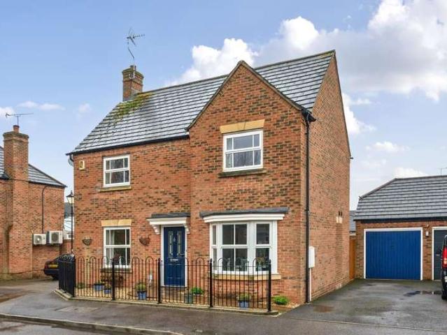 5 Bedroom Detached House