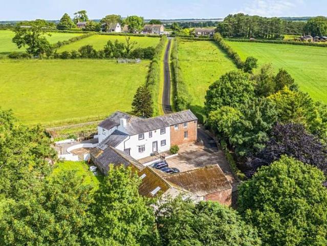 5 Bedroom Detached House