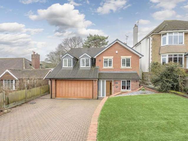 5 Bedroom Detached House