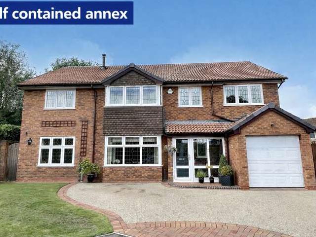 5 Bedroom Detached House