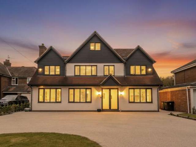 5 Bedroom Detached House