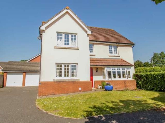 5 Bedroom Detached House