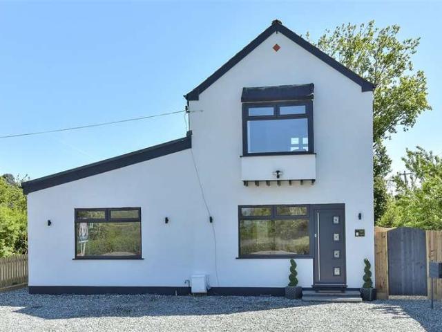 5 Bedroom Detached House