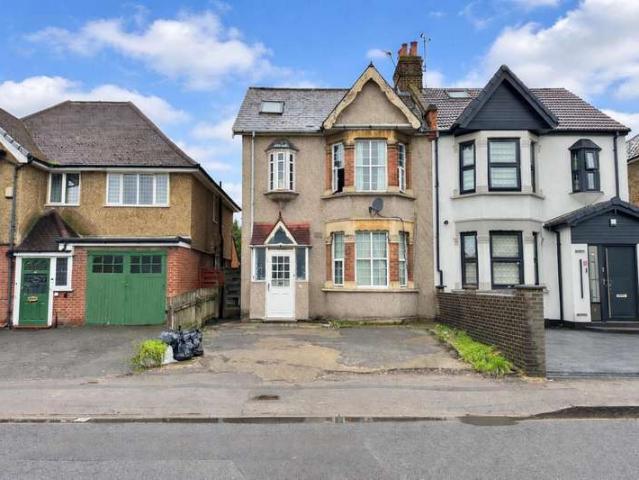 5 Bedroom Detached House