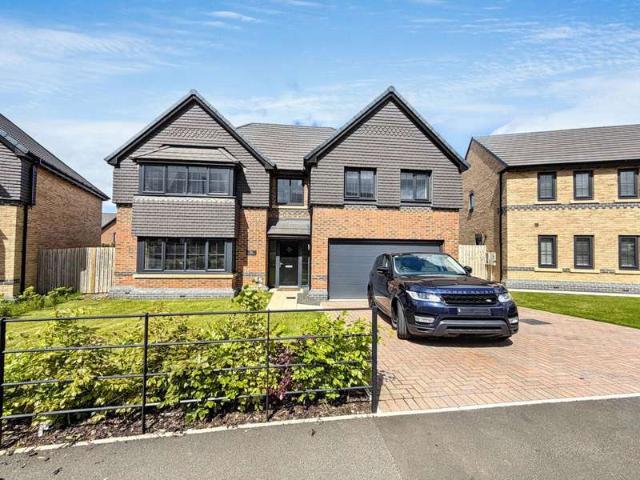 5 Bedroom Detached House